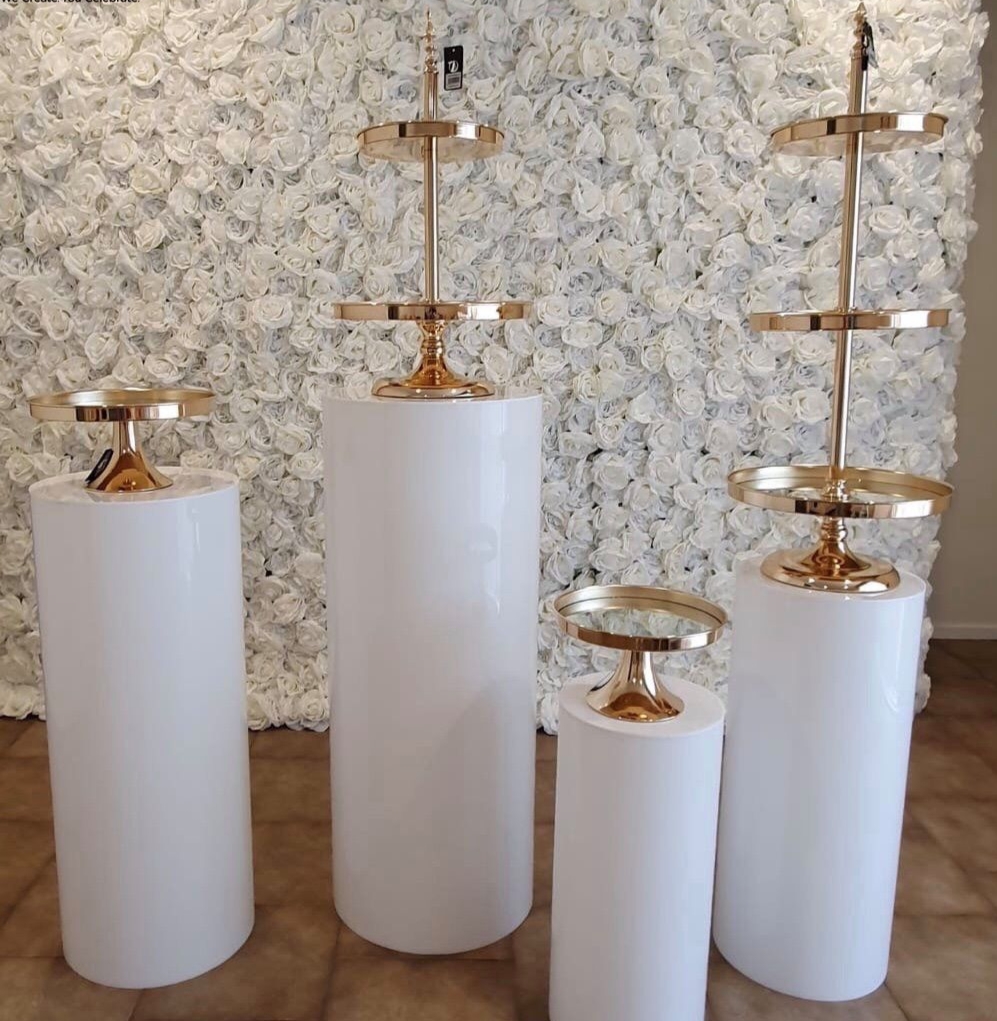 White Round Plinths – Three Little Rainbows